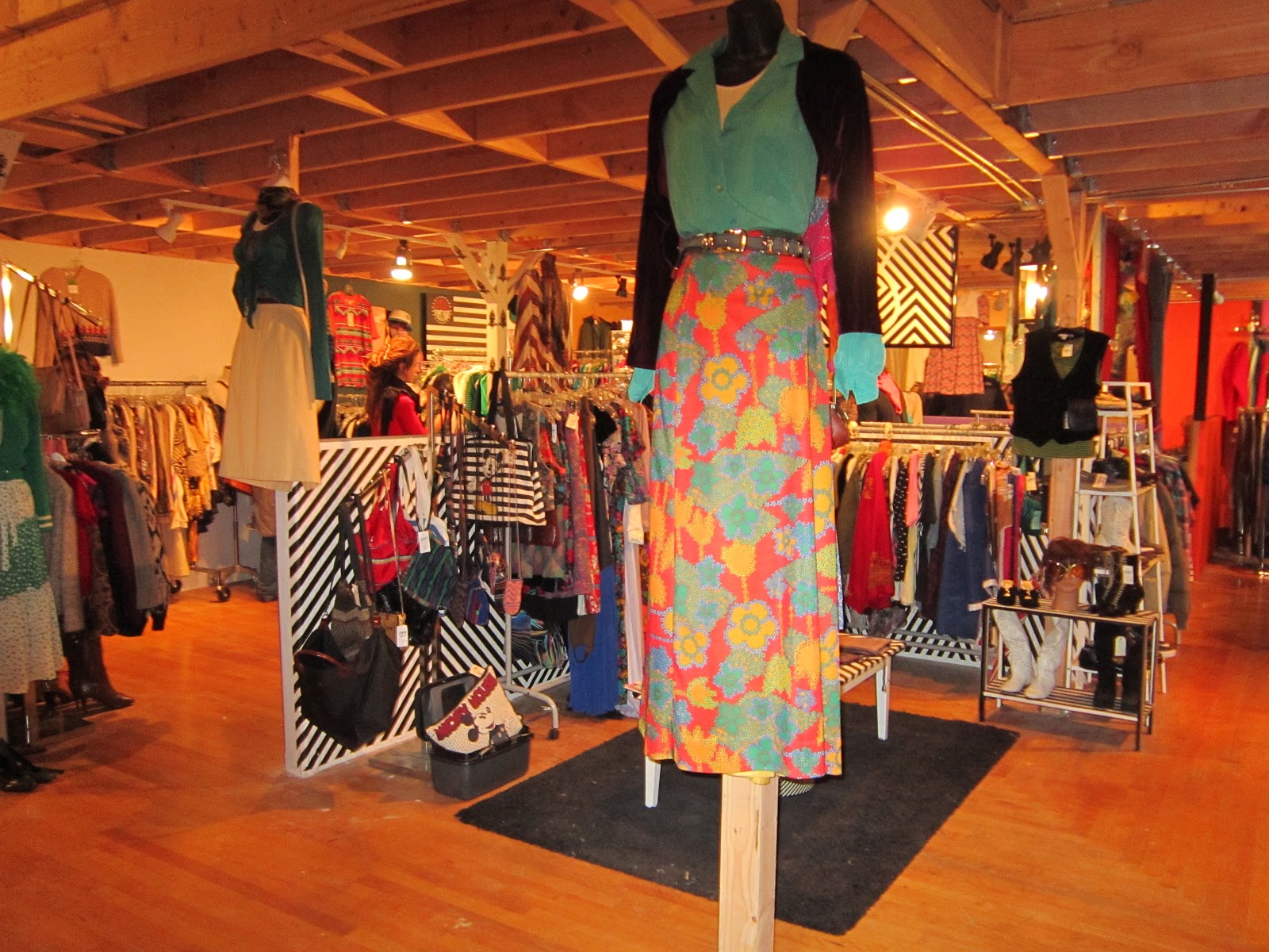 Toni's Vintage Trips: Northwest Vintage Fashion in Seattle, WA