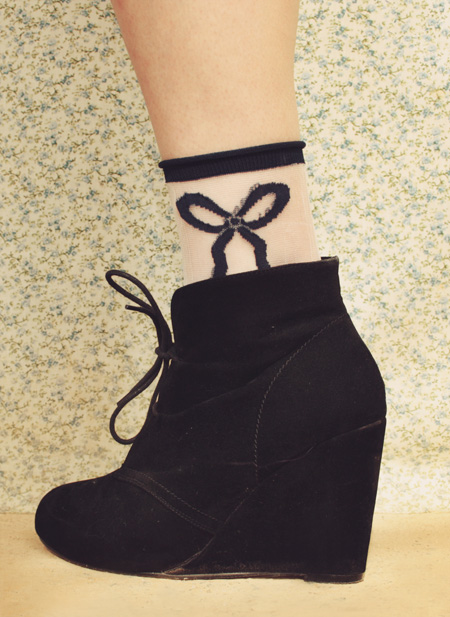 The Pineneedle Collective: The girl anachronism