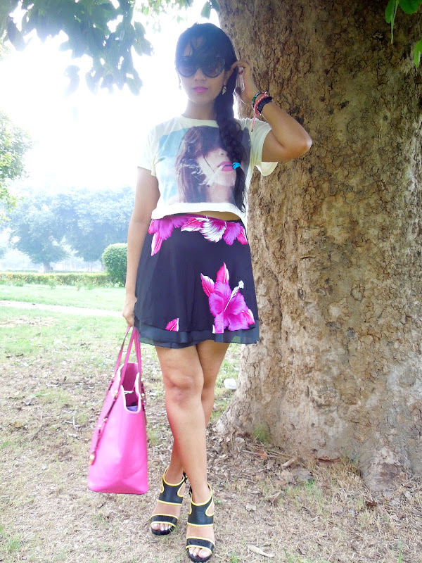 Best Ways to Flaunt The Midriff- Cropped tee Fashion