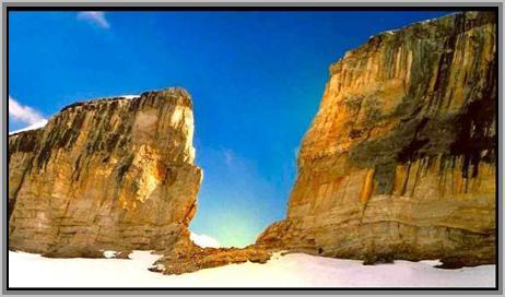 Mitos, Leyendas y otras Criaturas: EL TAJO DE ROLDAN