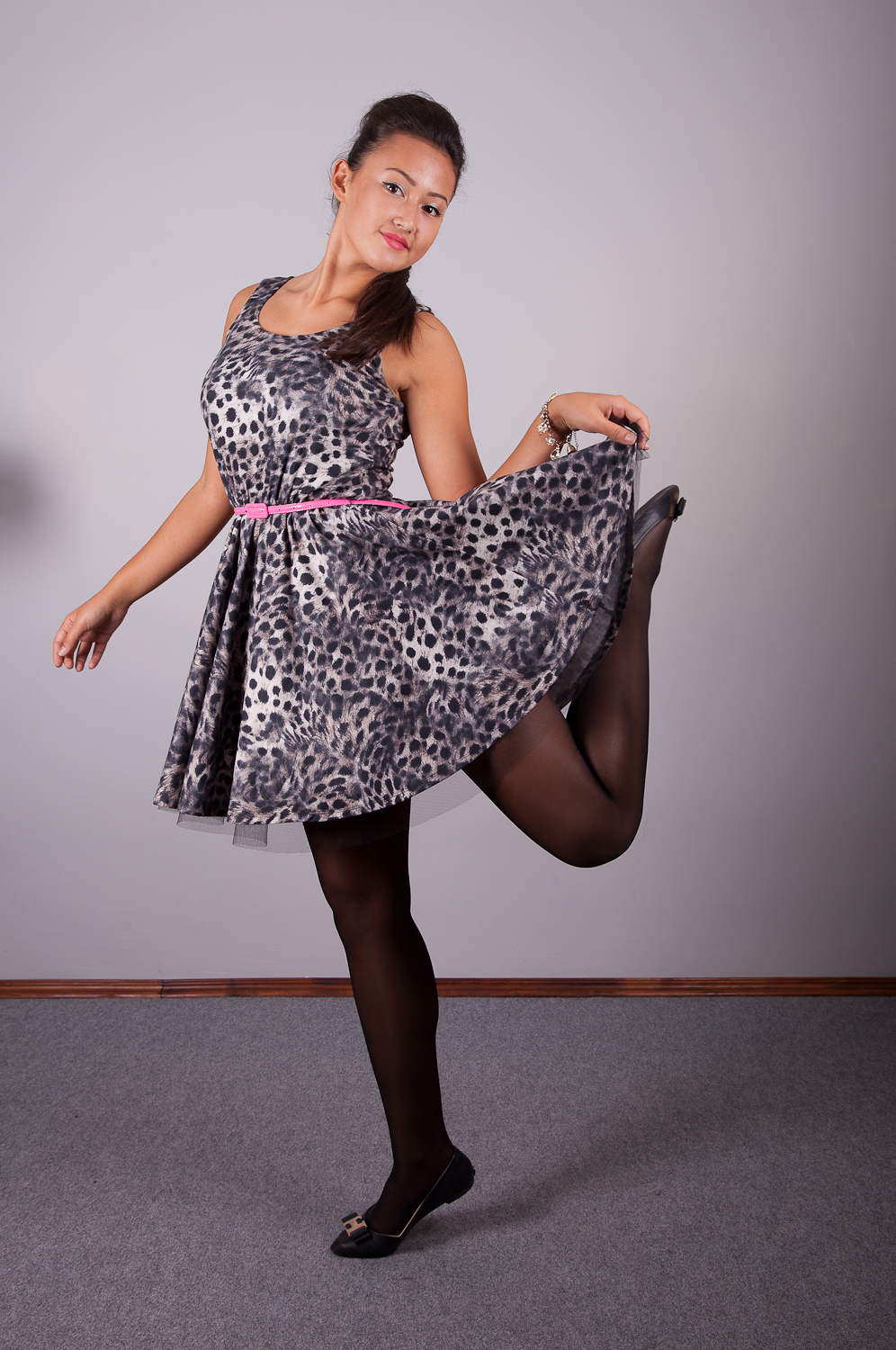 fashion tights skirt dress heels : Only Candid Pantyhose Tights pics