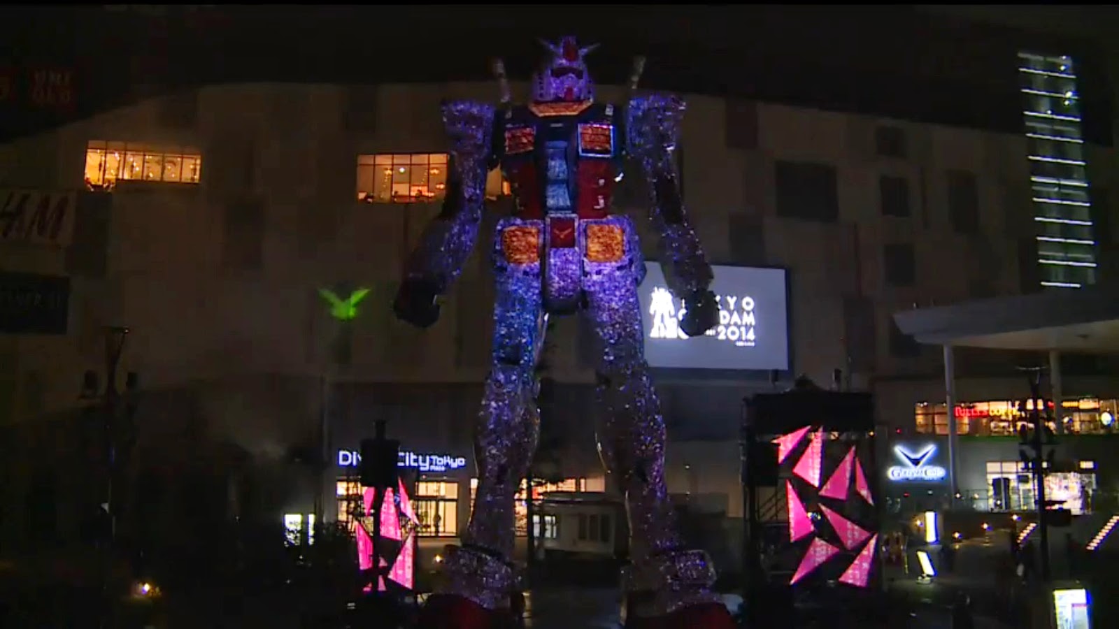 "TGP 2014" 1/1 Gundam Statue Light Projection Mapping Event