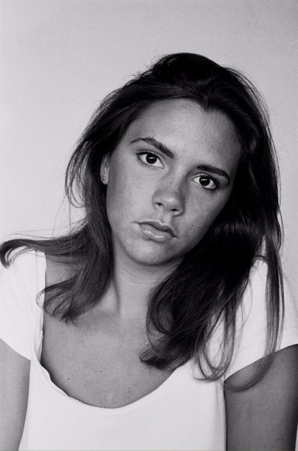 Rare Photographs of Victoria Beckham From a 1992 Photoshoot | Vintage ...