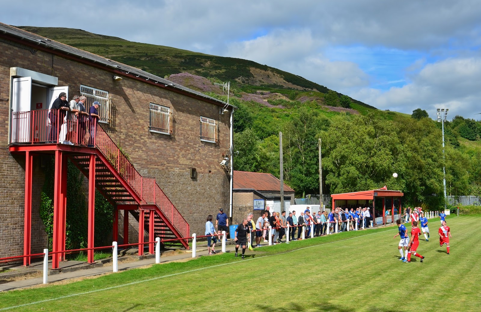 Extreme Football Tourism: WALES: Ton Pentre AFC