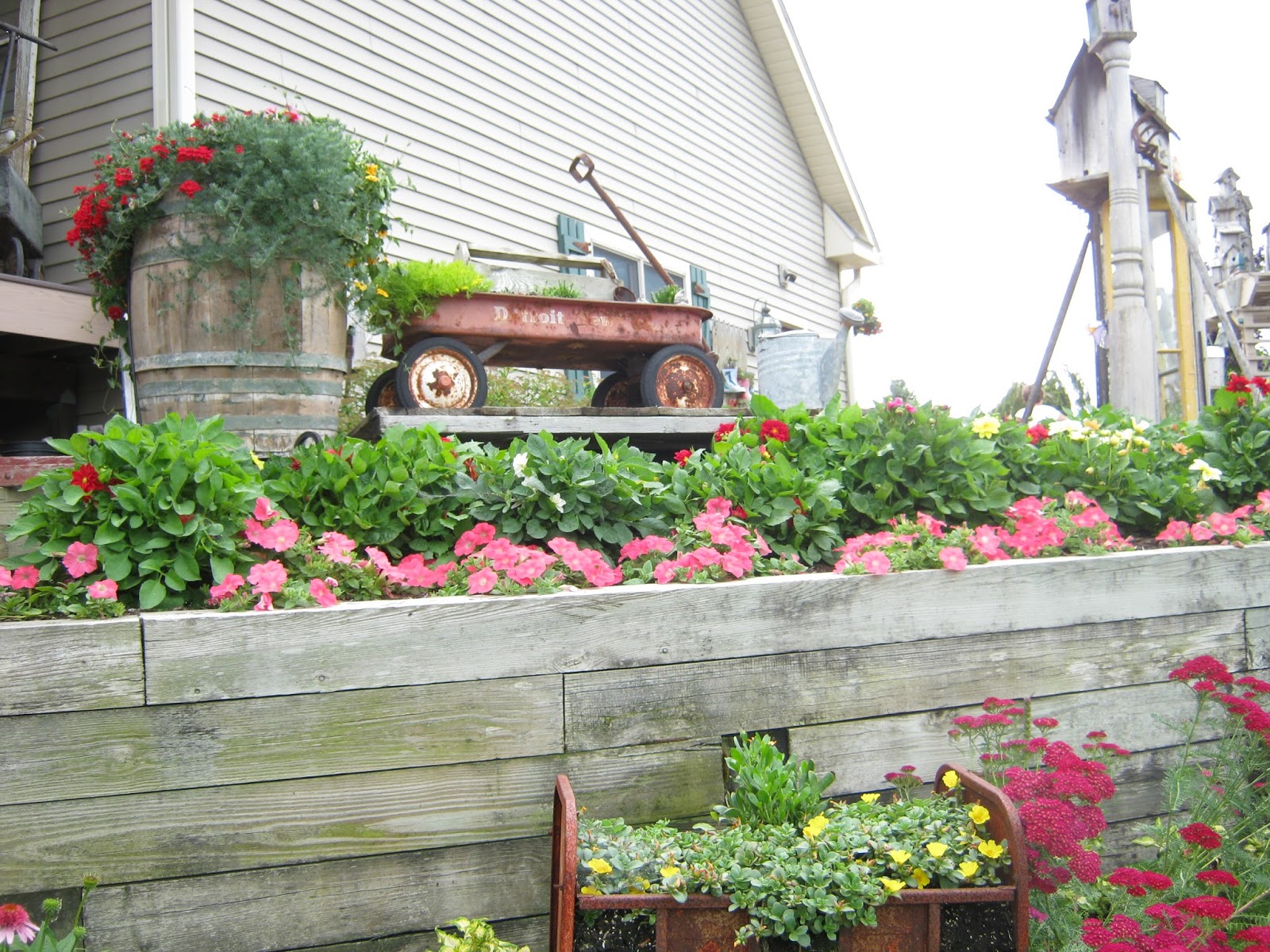 Primitive Passion Decorating: Primitive Garden pics from Lacasa Garden ...