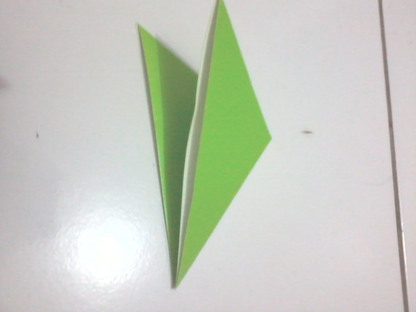 KREASI TANGAN: GUNTINGAN KERTAS