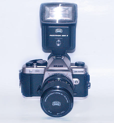 Dunia Lawas: Kamera Analog BRAUN SR2000