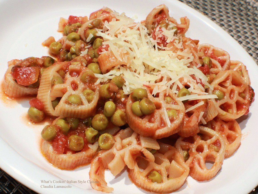 Mama's Wagon Wheel Pasta and Peas | What's Cookin' Italian Style Cuisine