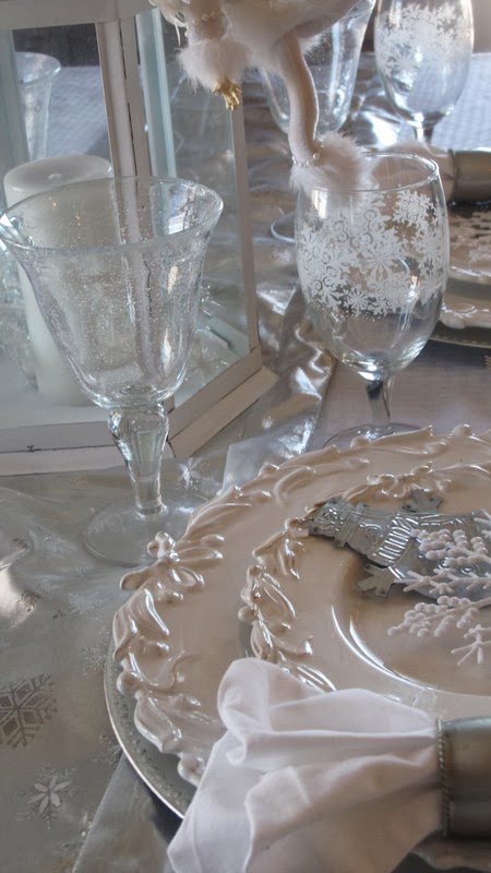 Red Couch Recipes: Silver White Winter Table