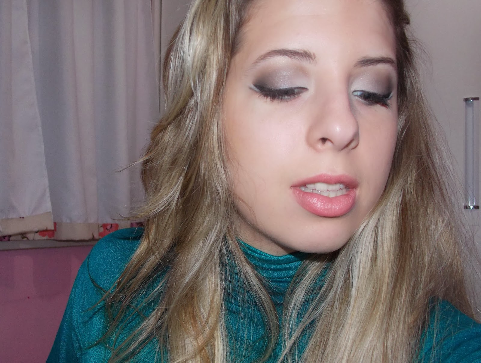 Patrícia Cardoso Maquiagem Para Olhos Claros