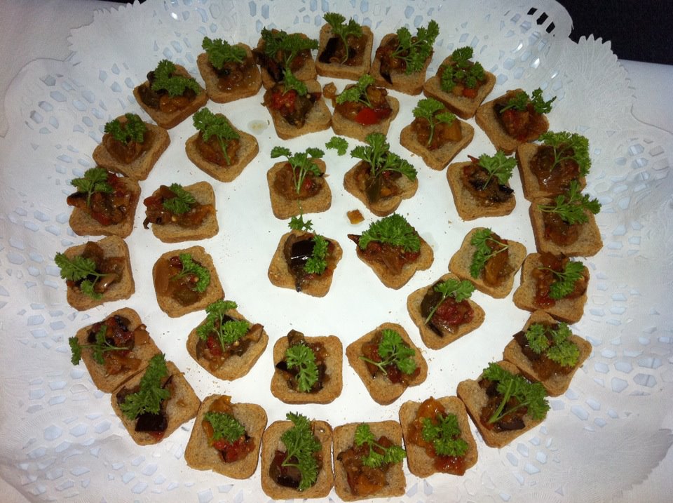 AL PUNTO Y COMA: PAN MELBA CON ESCALIBADA