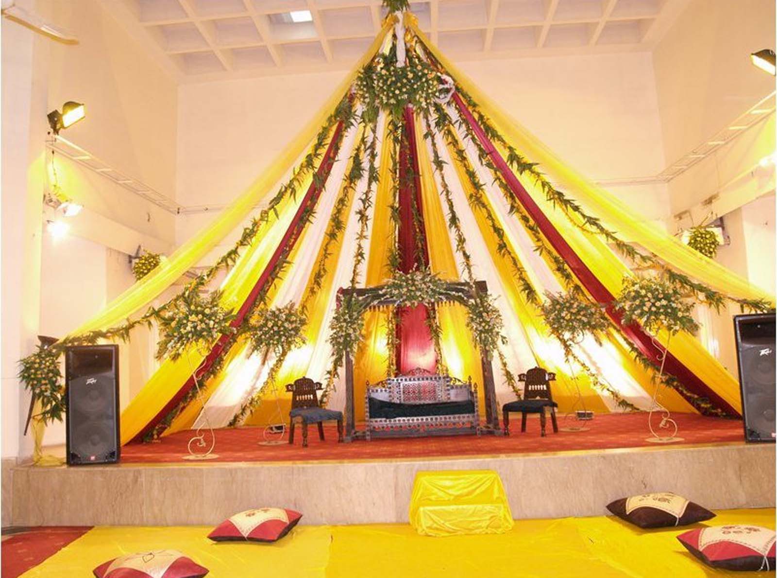 Gaye Holud or Turmeric on the Body Stage Decoration Idea - Bengali ...