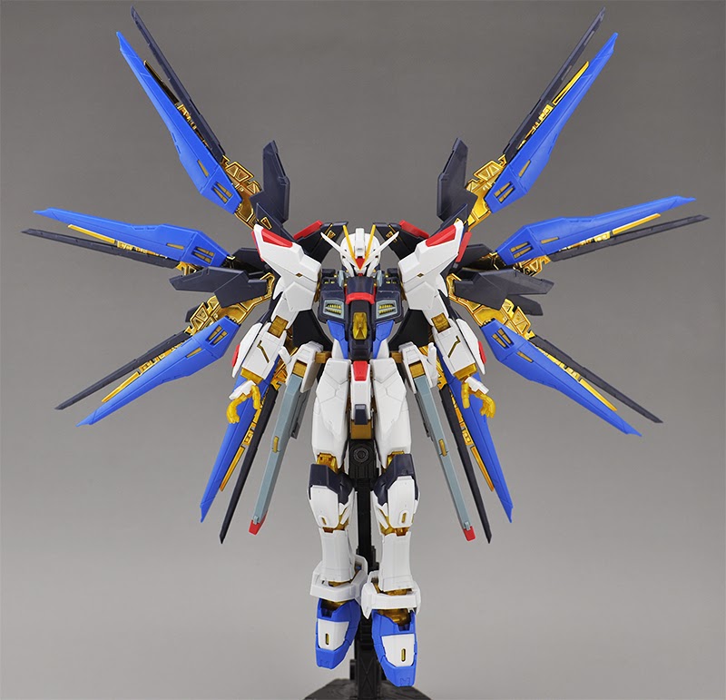 GUNDAM GUY: RG 1/144 Strike Freedom Gundam Vs. PG 1/60 Strike Freedom ...