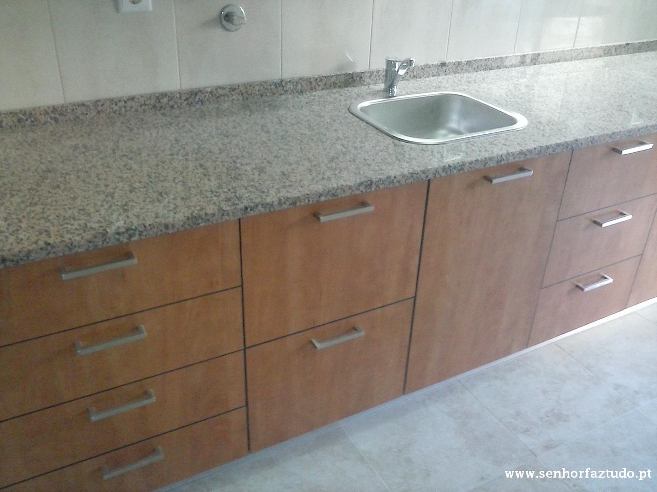 Cozinha por medida em Melamina de Cerejeira da Egger