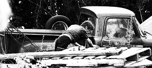 Addicted to Eddie: Gordy the mechanic - a scene where Eddie repairs a car