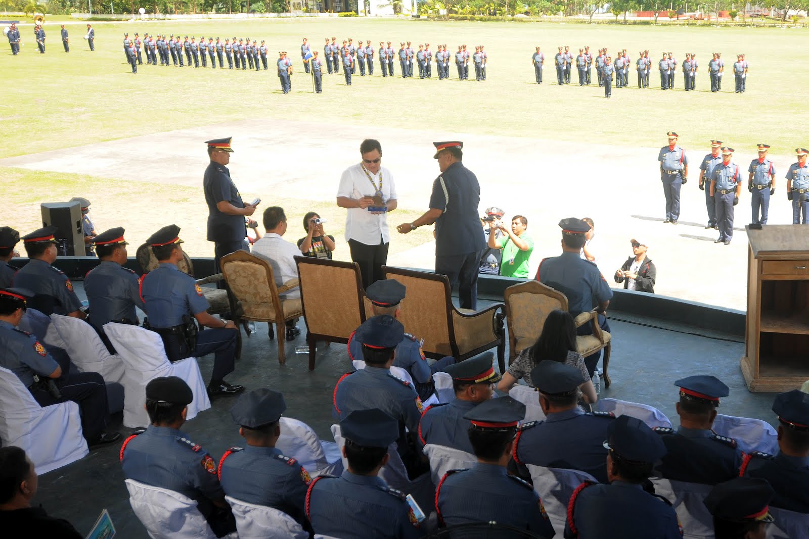 Sarangani Today: Regional Police Office awards Gov. Migs