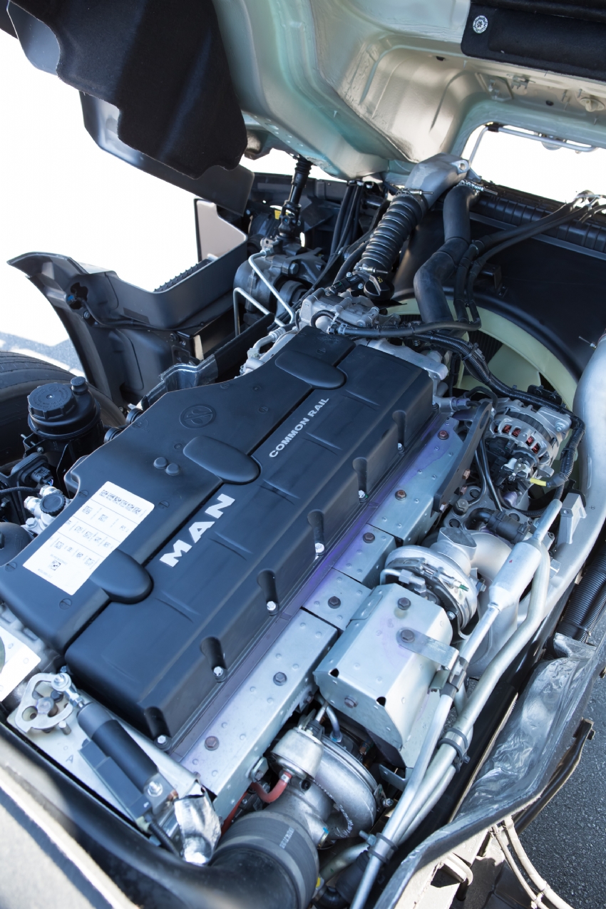 APTA CAMINHÕES E ÔNIBUS: Robustez a toda prova: motor MAN D08 ...