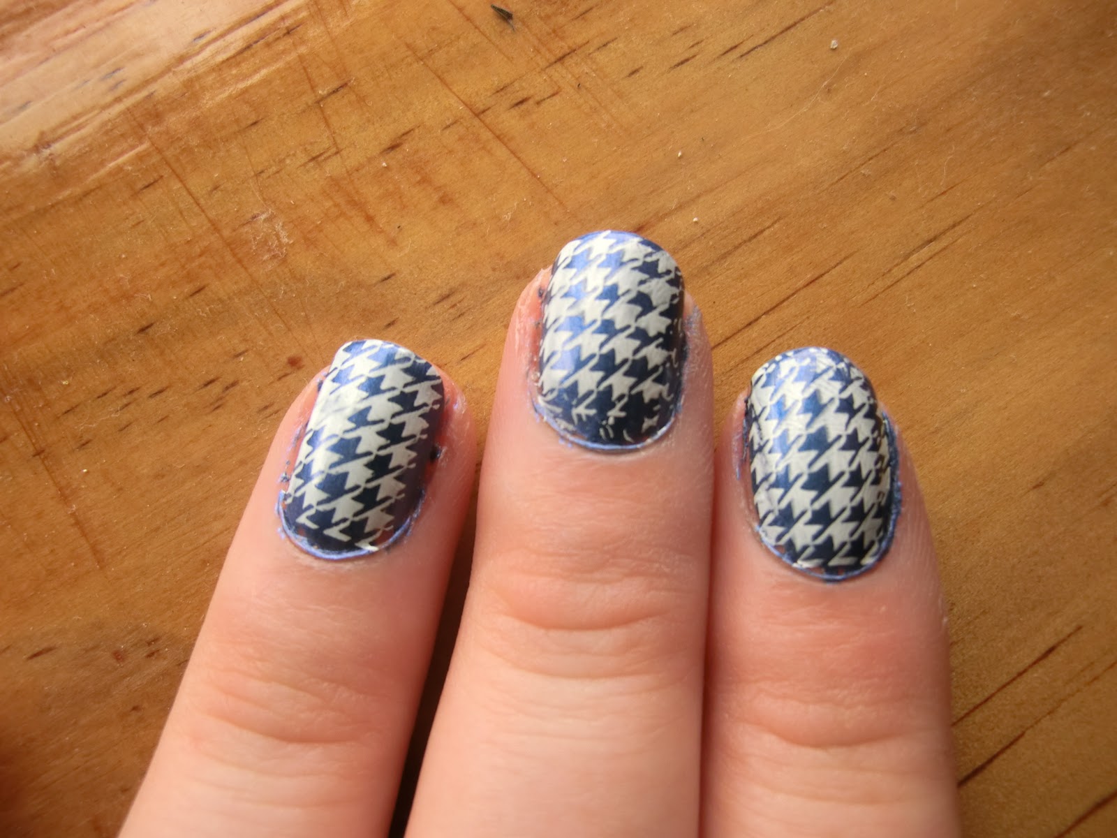 Nikkick's Nails...: Blue & White checked...