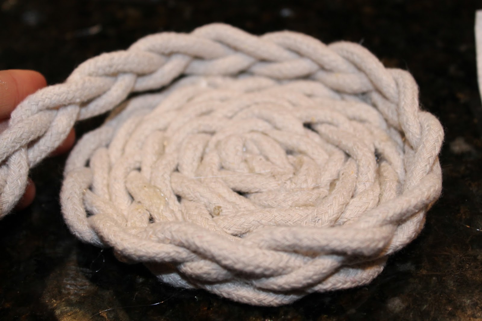 The Other Kiki: DIY Rope Basket