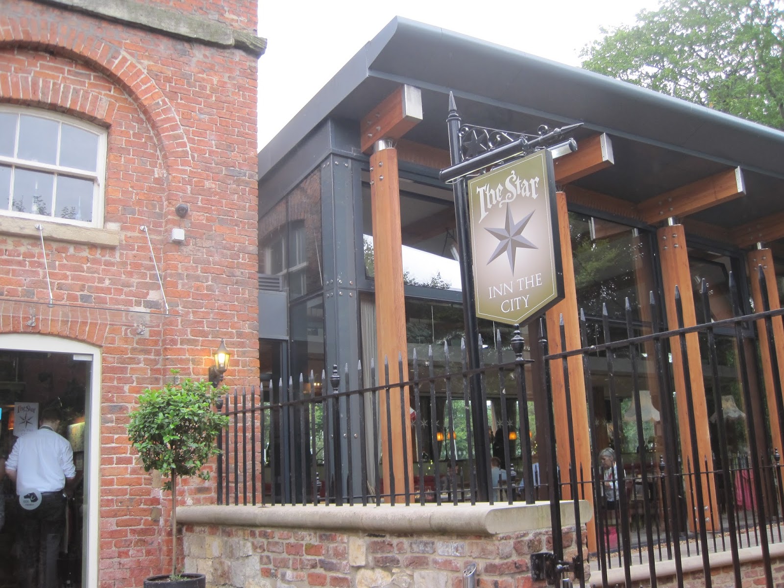 GollyGeeGosh: York - Star Inn the City Restaurant