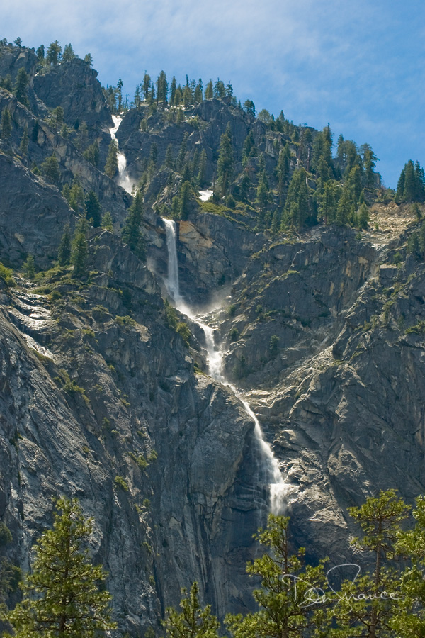 Alam Mengembang Jadi Guru: Air Terjun Indah di Dunia I