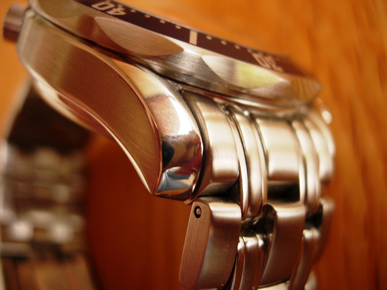 THE TEERITZ AGENDA: Wristwatch Case Restoration Done the Right Way.