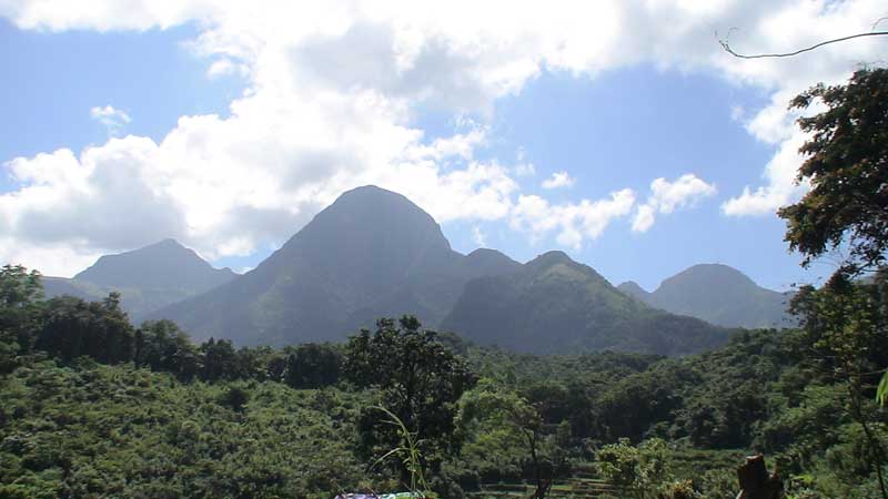 Best places to visit in Sri Lanka: THE KNUCKLES RANGE (DUMBARA HILLS)