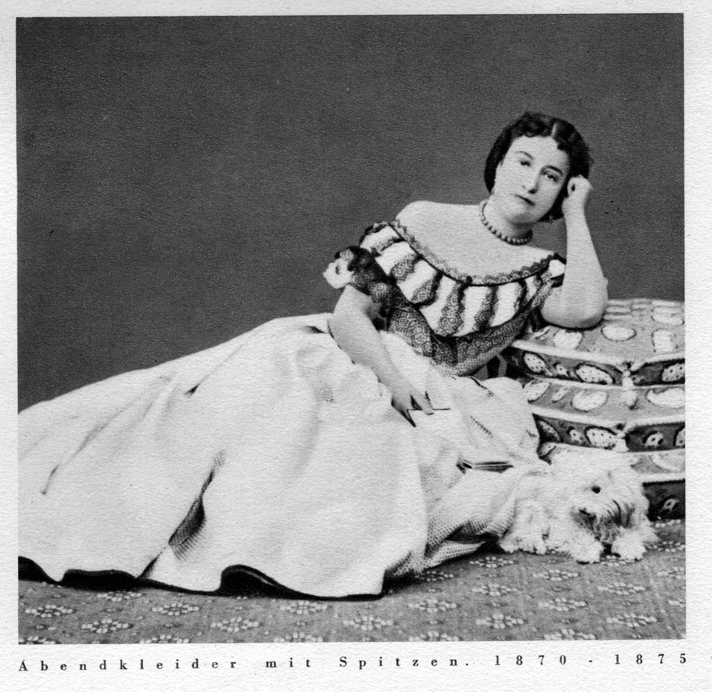 Fashion in Early Photography – 24 Glamorous Photos Show Female Models ...