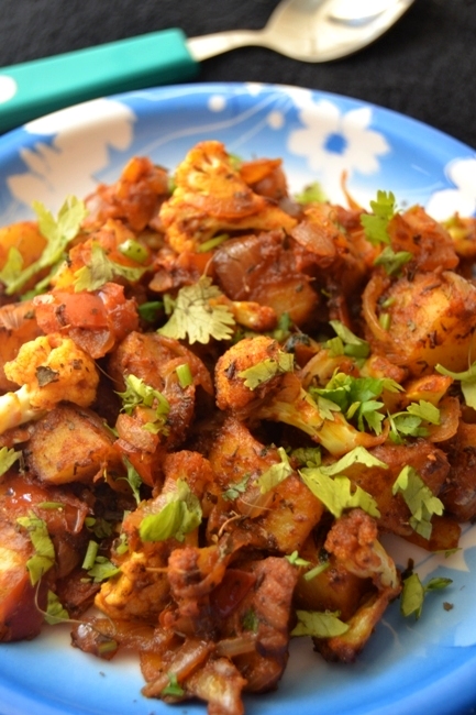 Vaniensamayalarai: Punjabi Aloo Gopi Fry