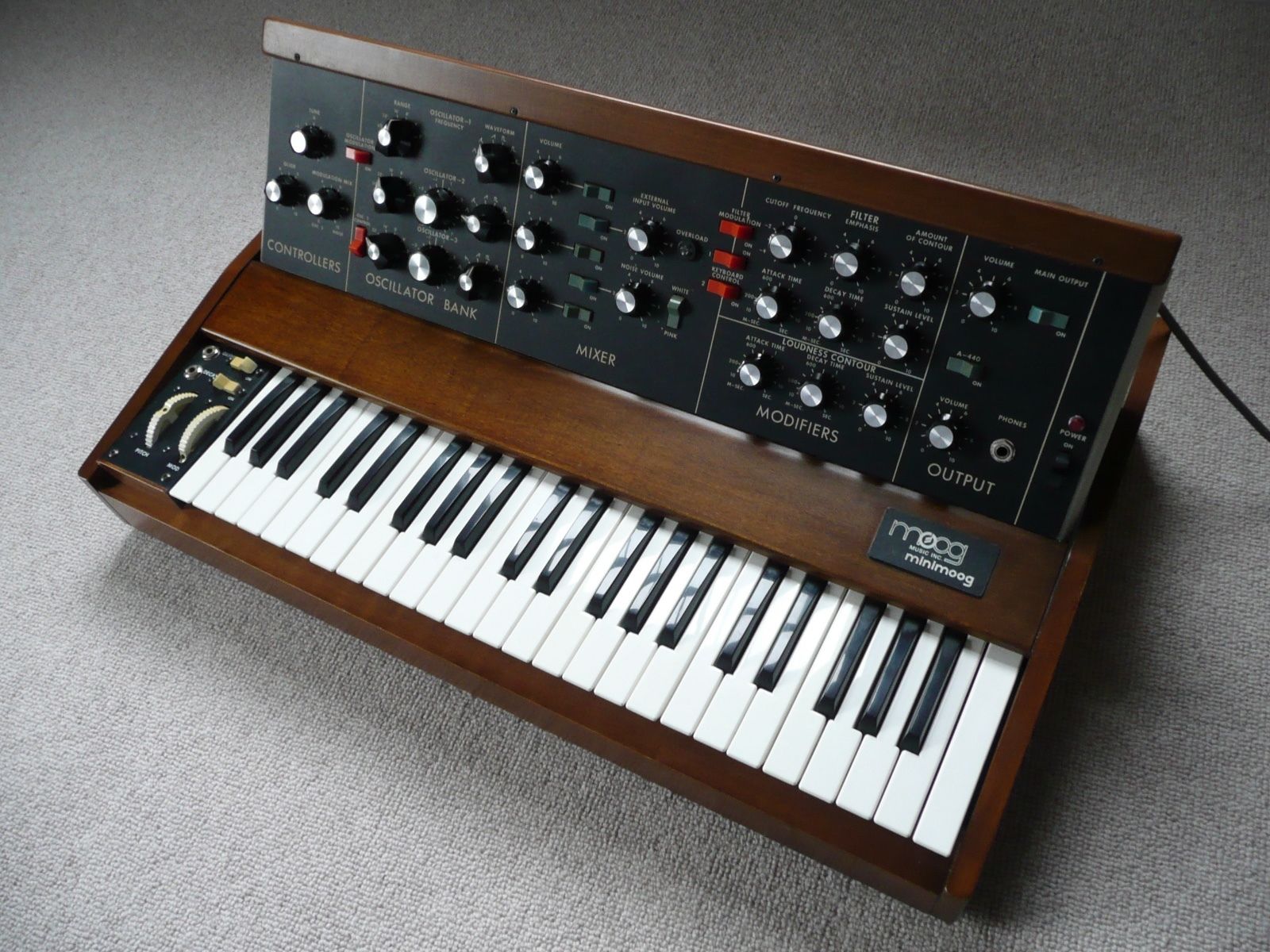 MATRIXSYNTH: MOOG MINIMOOG MODEL D with Premium Stardust Dust Cover ...