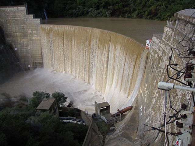 Ventura River Ecosystem: Matilija Dam spills after rain