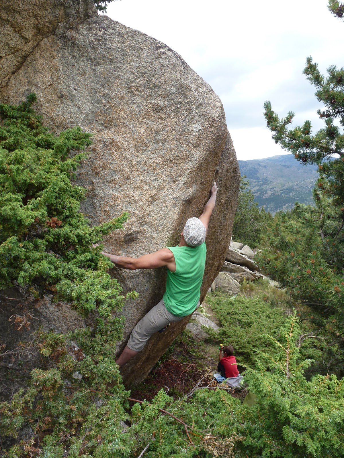CLECAS: OLOR A TERRA MULLADA...