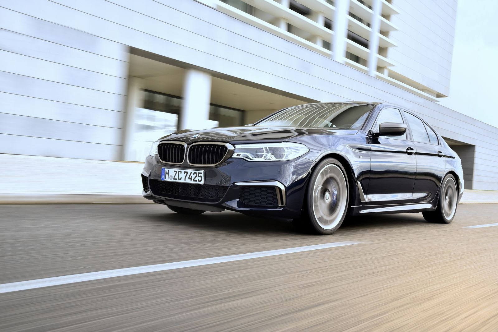 BMW M550d xDrive apresentado | Quatro rodas e um volante!