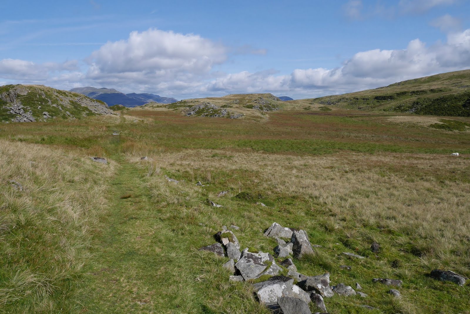 How to walk to the Bryn Cader Faner in wales-Menhir jp