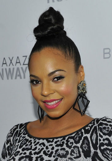 LadyPhenom: Top Knot Tutorial