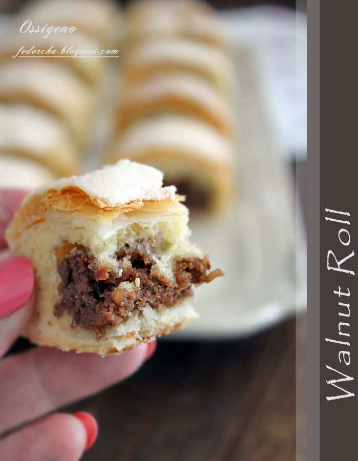 Многолистно руло с кексов и орехов пълнеж
