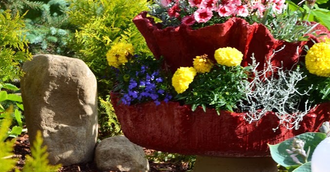 Leekpea: Kaltsudest lillepostament