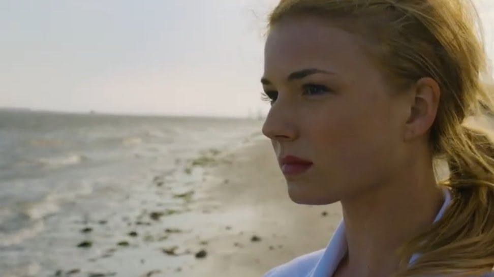 Unwelcome Commentary: Revenge: Pilot (1.1)