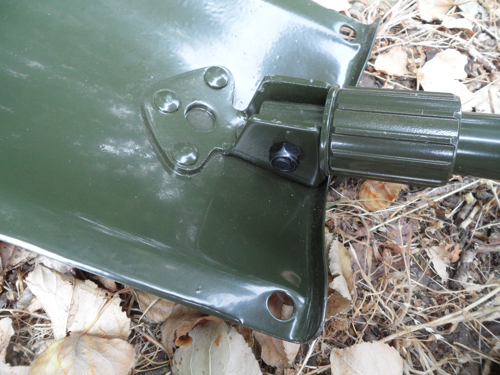 Four Bees: Swedish Fältspade KLAS, Short Light Attack Shovel ...