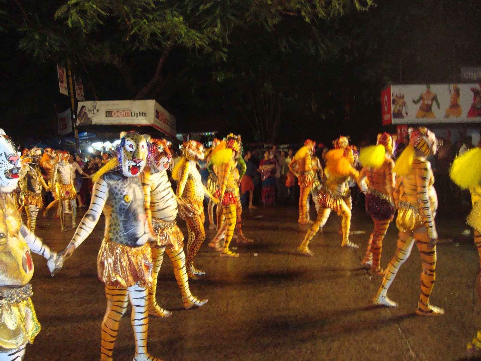 KERALA HOLIDAYS 4 U: Puli Kal also known as Kaduvakali is a colorful ...