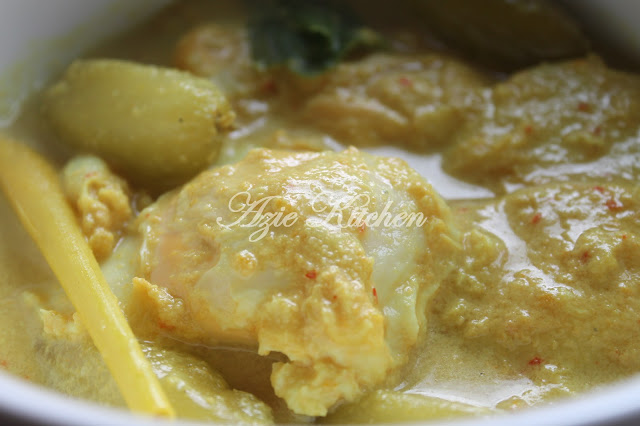 Masak Lemak Telur Itik Dengan Belimbing Buluh - Azie Kitchen