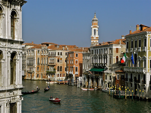 A Breath of Fresh Air: Afternoon on the Grand Canal.......