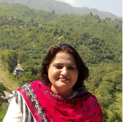 mass-comm-2k14: Interview with Saeeda Begum by Mahira majid