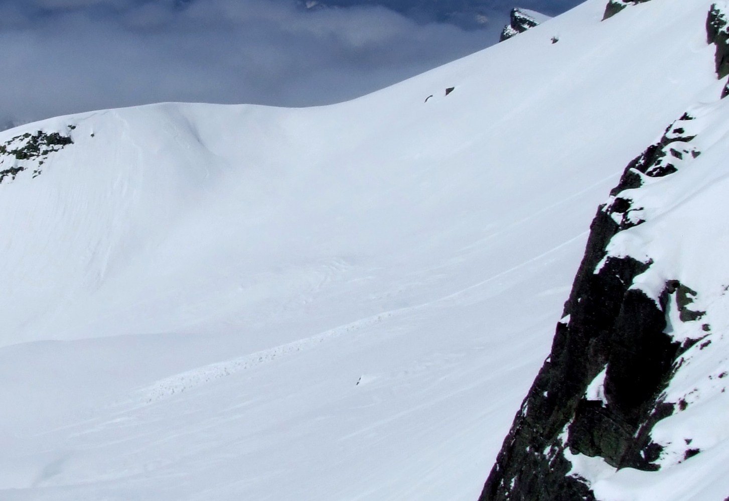 Meteo Campoo: Caída de aludes en las Cumbres de Alto Campoo, 7 de Abril