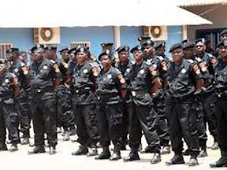 MOVIMENTO DO PROTECTORADO LUNDA TCHOKWE: POLICIA ANGOLANA DE ...