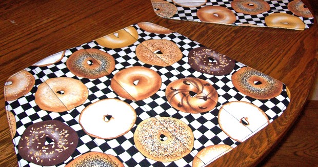 Sid's In Stitches: Easy Placemats for a Round Table Free Pattern