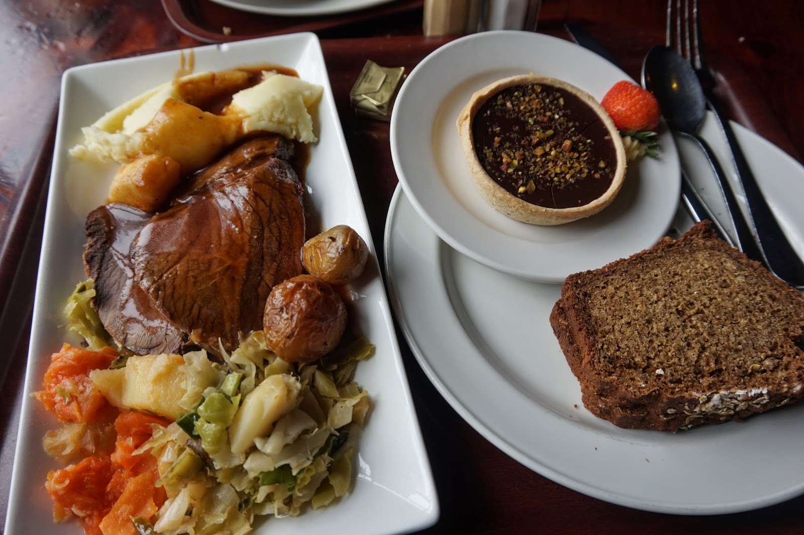 Hepburn and Handbags: March 2015