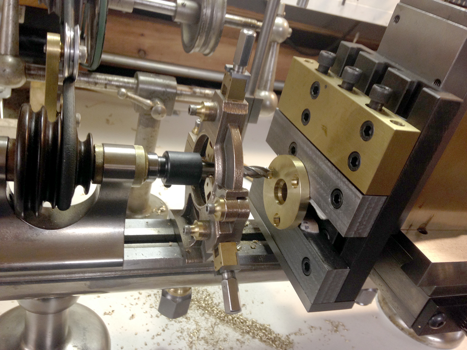 MOWRER WW LATHE TOOLS: Adapting antique sewing machine handwheel ...