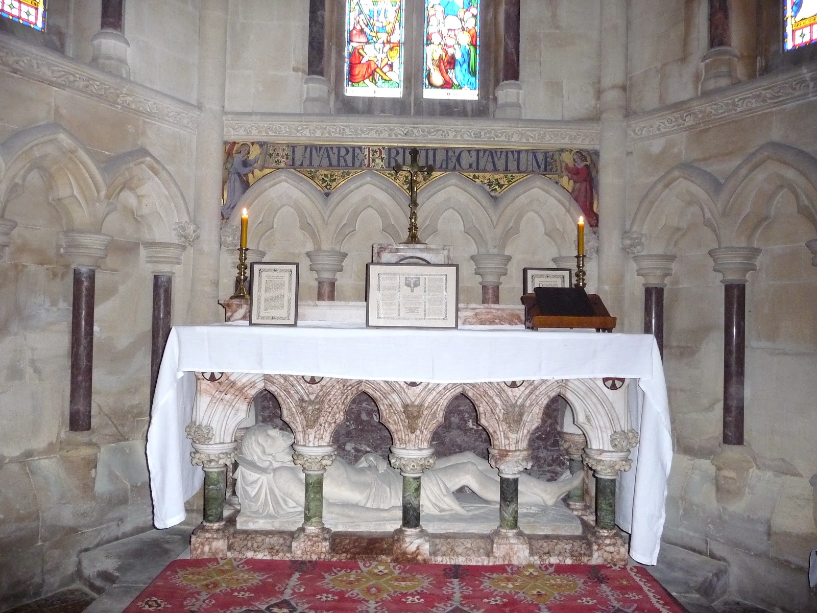 The Latin Mass : Requiem Mass at the Eyre Chantry, Bath