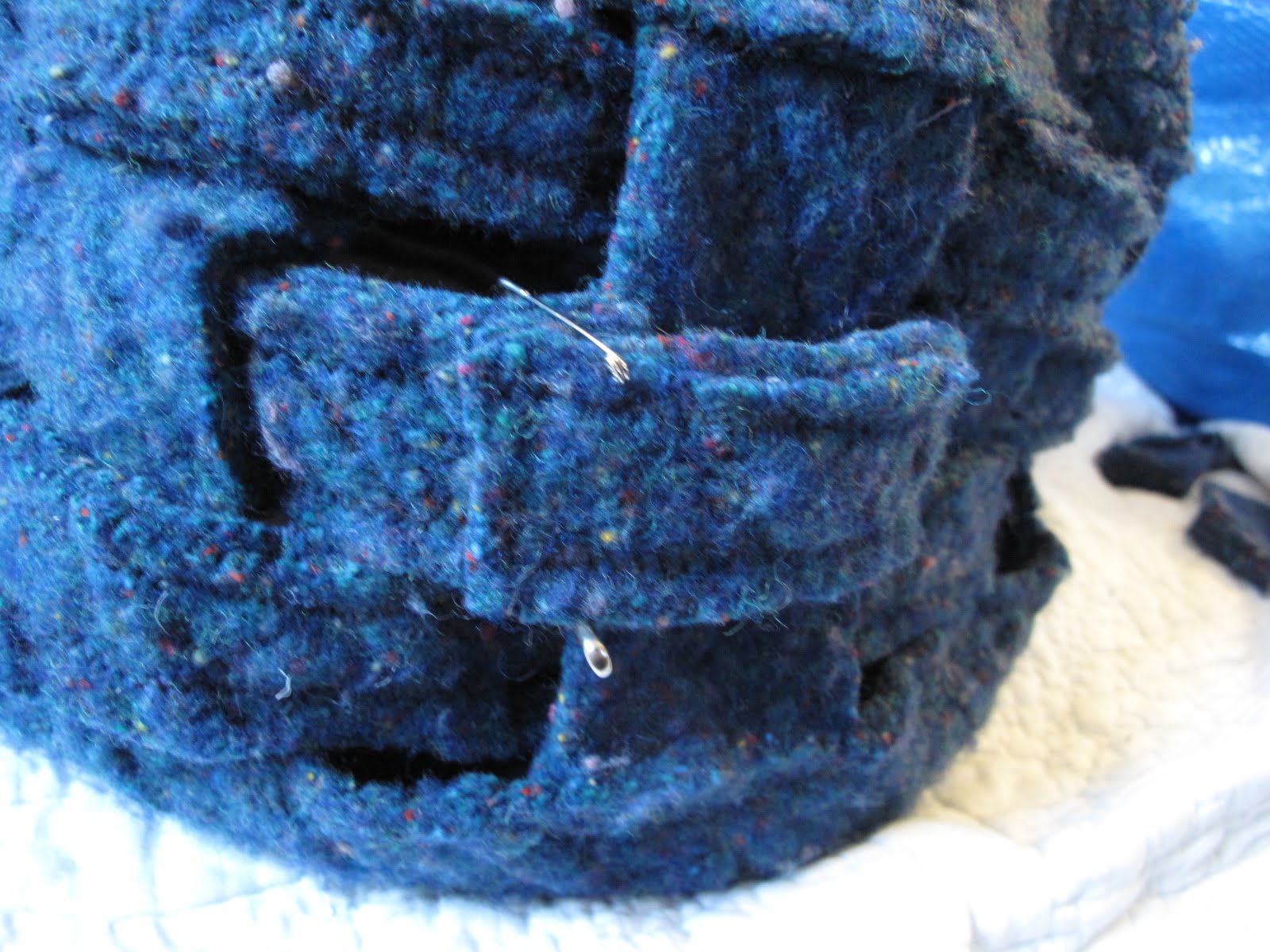 Resweater: It's Tutorial Tuesday! Woven recycled wool Easter basket!